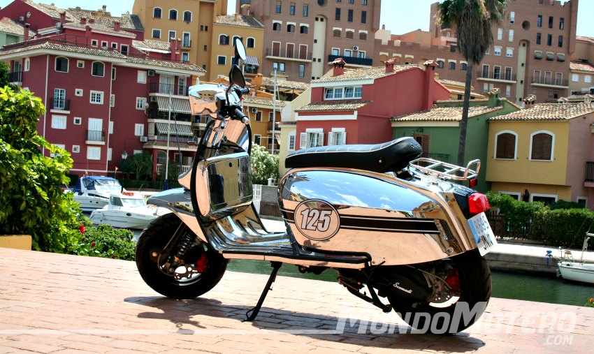 Prueba Scomadi TL 125 Chrome - Un scooter retro brillante