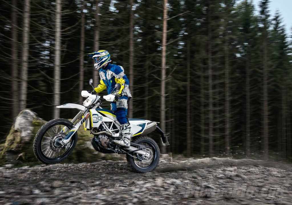 Husqvarna 701 Enduro LR 2022 Precio, Ficha Técnica y Opiniones