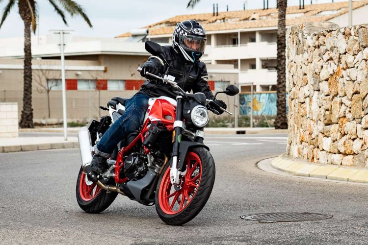 SWM Varez 125 2022 Prueba, Precio, Ficha Técnica y Características