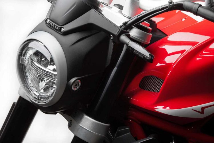 SWM Varez 125 2022 Prueba, Precio, Ficha Técnica y Características