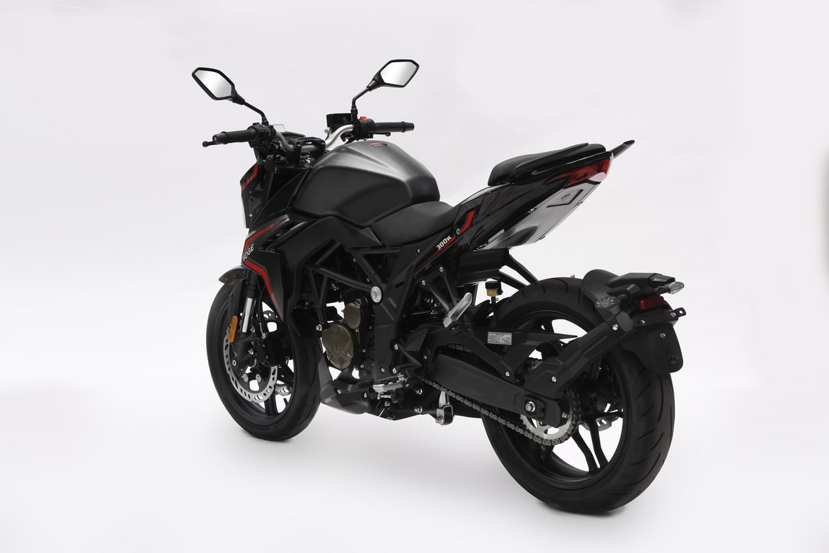 VOGE 300AC | Precio, Ficha Técnica y Características