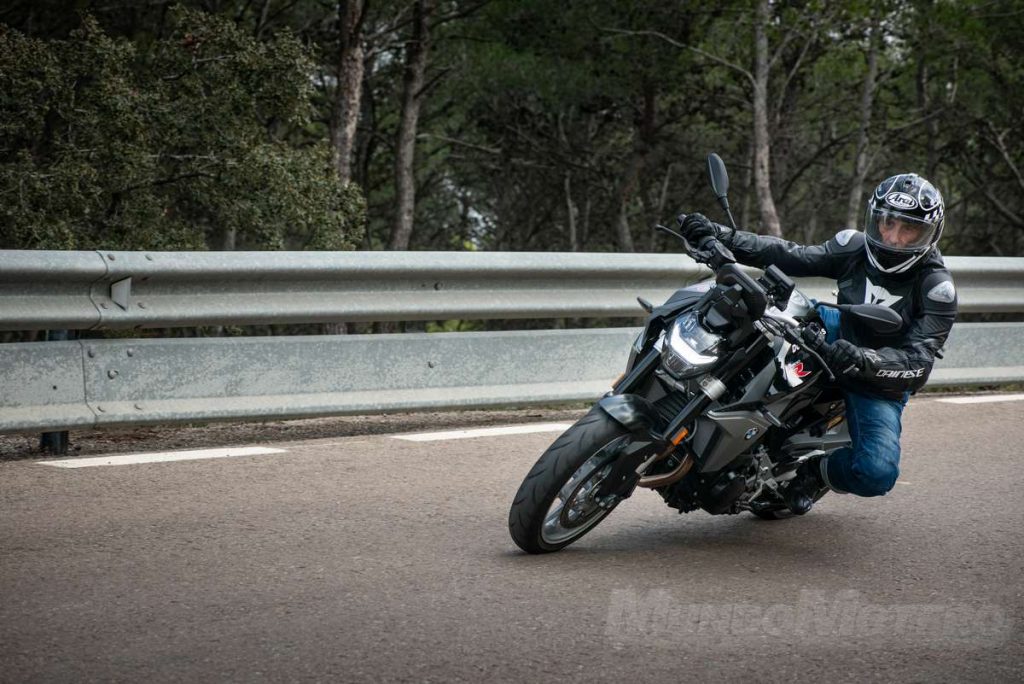BMW F 900 R 2022 Prueba, Precio y Ficha Técnica