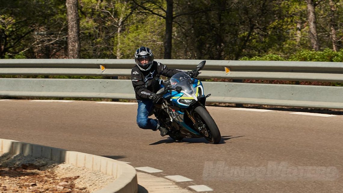 CF MOTO 300SR 2022 Prueba, Precio, Ficha Técnica y Opiniones