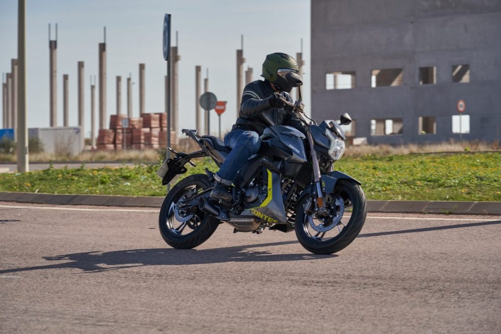 ZONTES Z2-125 2022 Prueba, Precio y Ficha Técnica