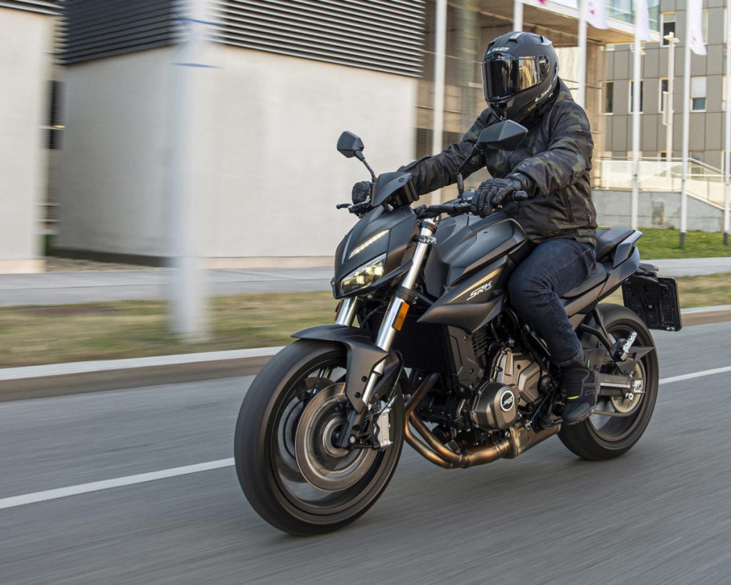 QJMOTOR SRK 700 2025 Precio, Ficha Técnica y Opiniones