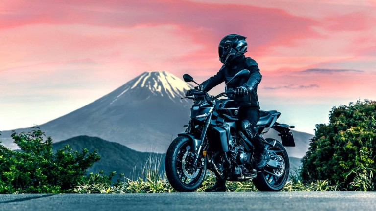 Yamaha MT-09 / SP 2025 Prueba, Precio y Ficha Técnica | MundoMotero.com