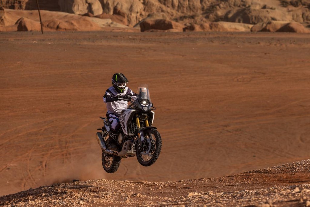 VOGE DS800 Rally 2025 Prueba, Precio y Ficha Técnica | MundoMotero.com