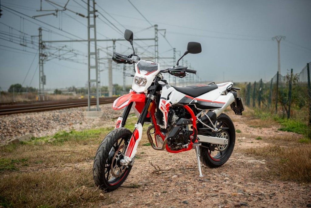 SWM SM 125 R Precio, Ficha Técnica| MundoMotero.com